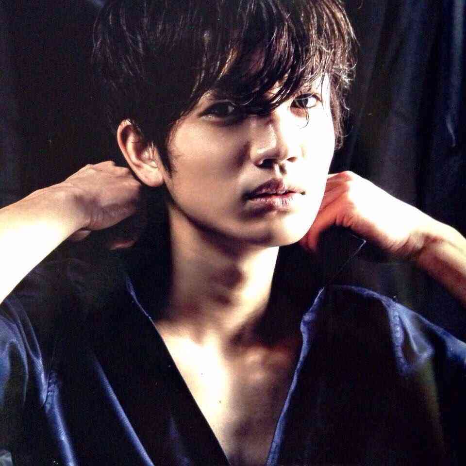 ジャニーズJr."SixTONES"「anan」初表紙 はだけたシャツで"究極の色気" | ガールズちゃんねる - Girls Channel