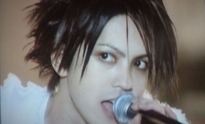 HYDE「かわいいから食べた」 ワンオクTakaとじゃれ合う姿にファン「最高」 | ガールズちゃんねる - Girls Channel