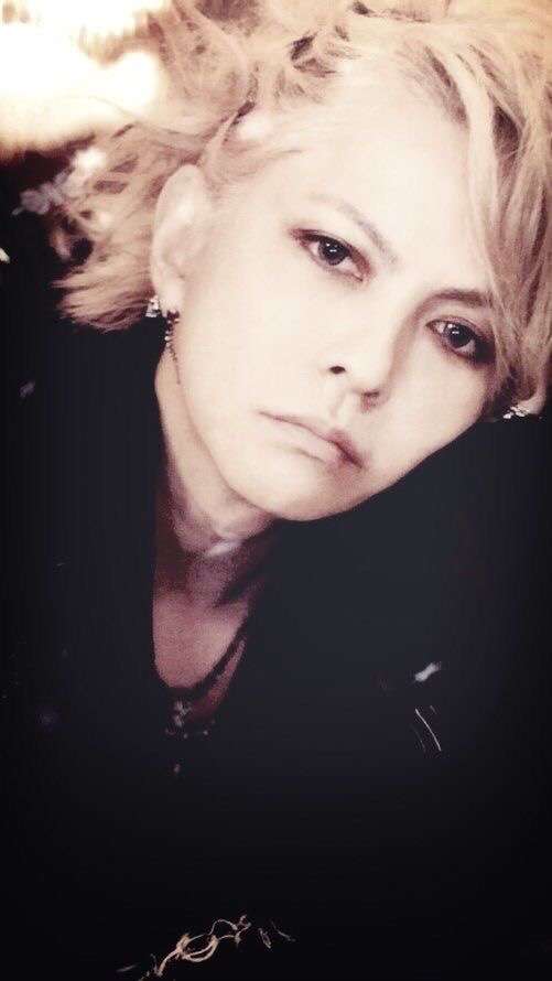 HYDE「かわいいから食べた」 ワンオクTakaとじゃれ合う姿にファン「最高」 | ガールズちゃんねる - Girls Channel