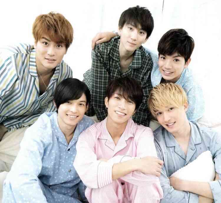 SixTONES「MORE」初表紙 100問100答で神対応続出 | ガールズちゃんねる - Girls Channel