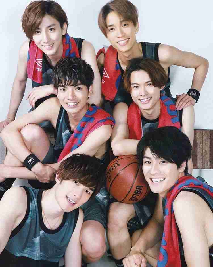 SixTONES「MORE」初表紙 100問100答で神対応続出 | ガールズちゃんねる - Girls Channel