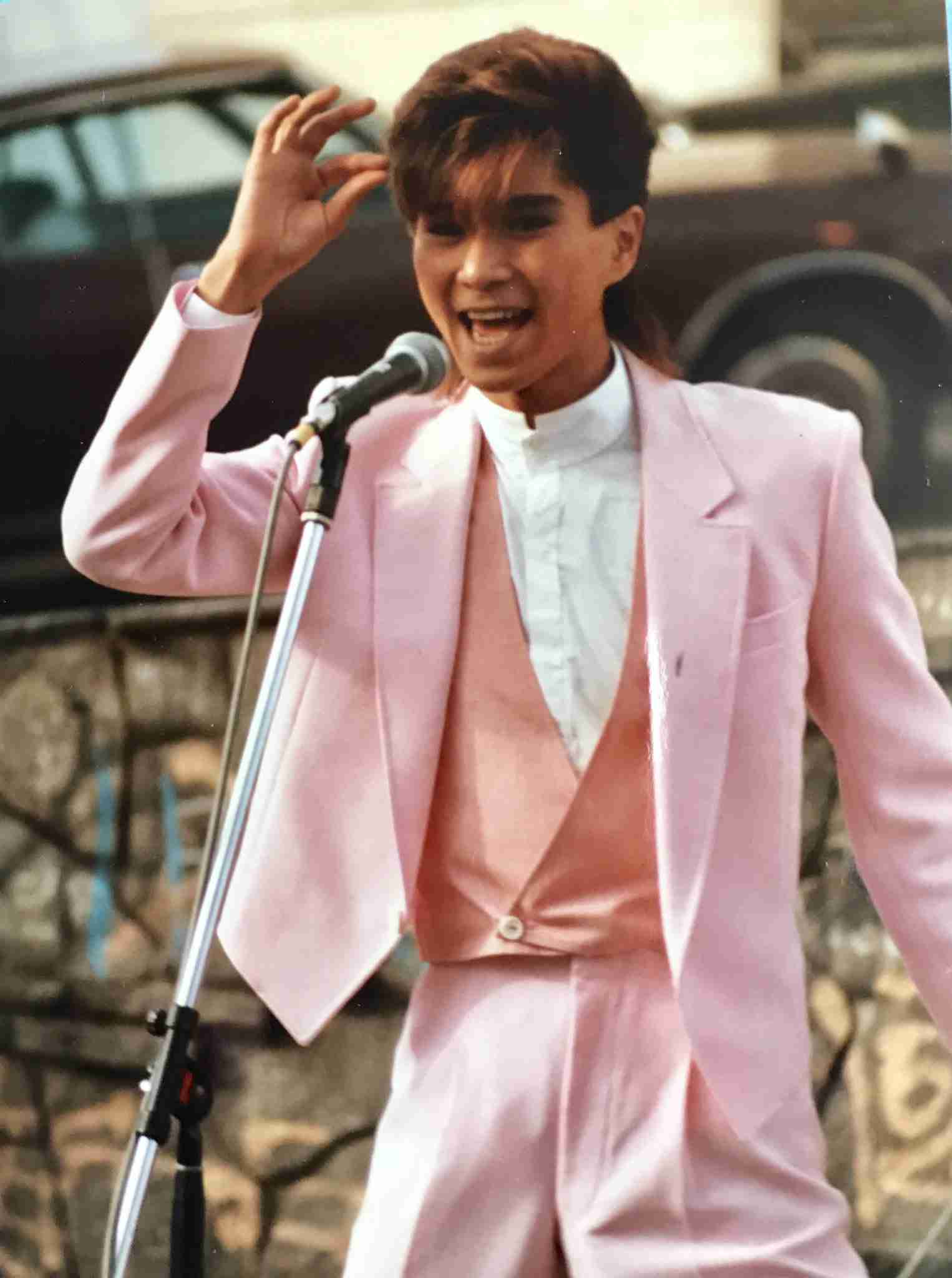 TRF・SAM 61歳「いまだに夜中に豚骨ラーメンを食べたり」 若さの秘けつは現在の生活を維持 | ガールズちゃんねる - Girls ...