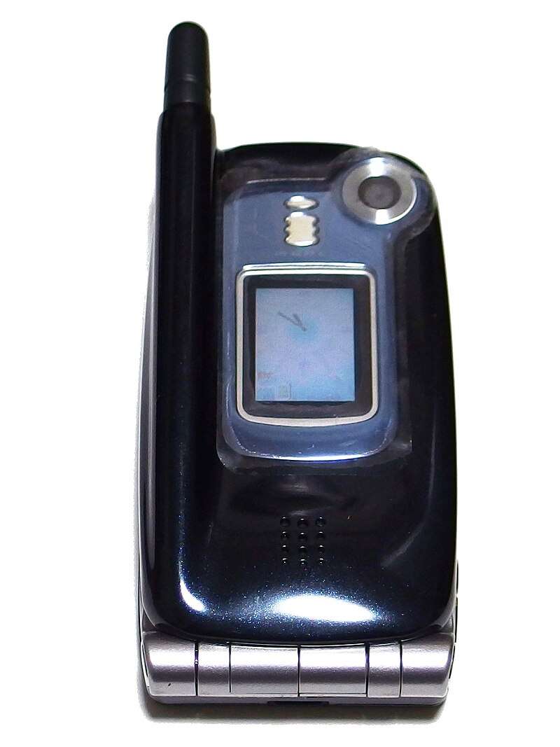 初めて持ったガラケー・スマホの機種 : がーるずレポート