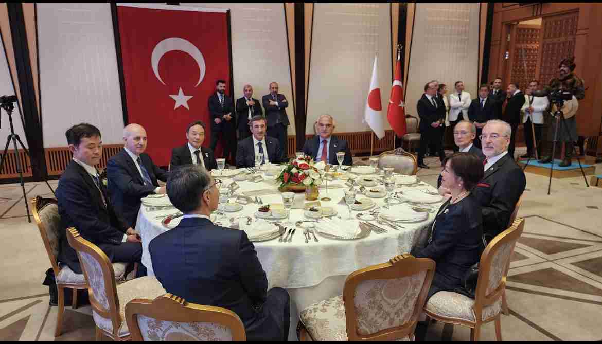 スカーフ＋晩餐会＋マツケンサンバ♪＝トルコにて : ☆ガールズ訪問／皇室まとめ回顧録☆