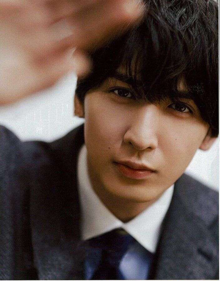 ジャニーズWEST「anan」表紙登場 “愛しい人”への甘い眼差しを披露 | ガールズちゃんねる - Girls Channel