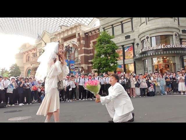 YouTuber、USJでサプライズプロポーズし批判殺到「迷惑すぎる」通路塞ぐ騒ぎが物議 | ガールズちゃんねる - Girls Channel