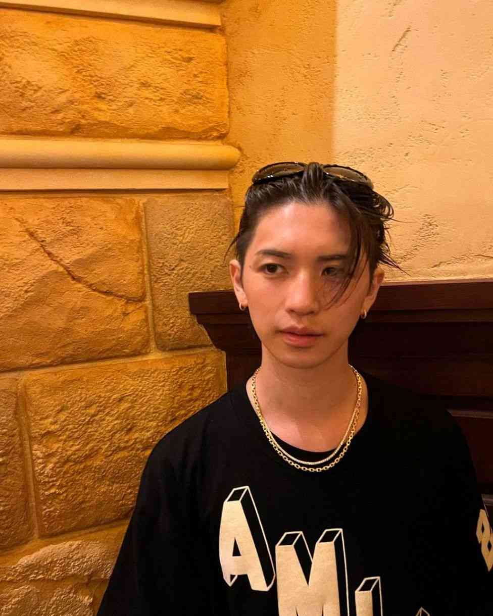 キンプリ脱退から3年…〝タトゥーびっしり〟岩橋玄樹の近影にファン騒然 「子供が見ても大丈夫?」「ほんとにかっこ良すぎる」 ガールズ