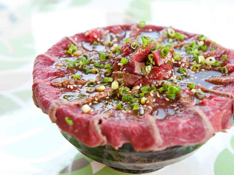 「マグロ丼かと思った」山口・人気飲食店の“レアステーキ丼”でO157食中毒、10代女性は重症…“ほぼ生”のビジュアルに広がる衝撃 | ガールズちゃんねる - Girls Channel