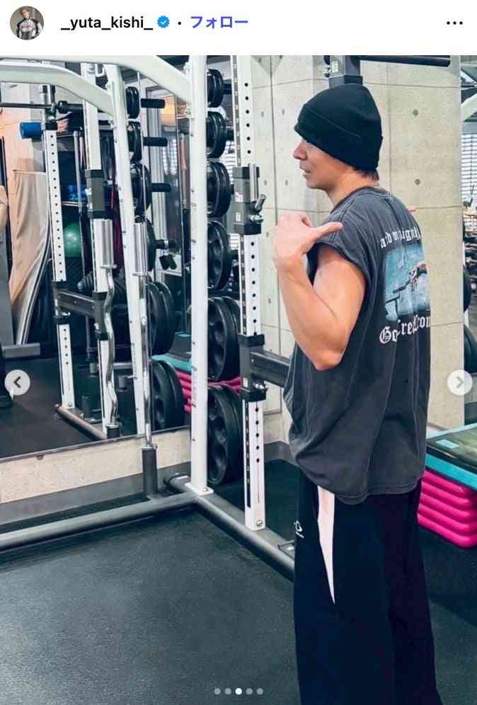 Number_i岸優太「ジムDAY」ボディメイクで鍛え上げた筋肉披露「腕の血管がすごい」「圧巻の肉体美」と反響 : ガールズVIPまとめ